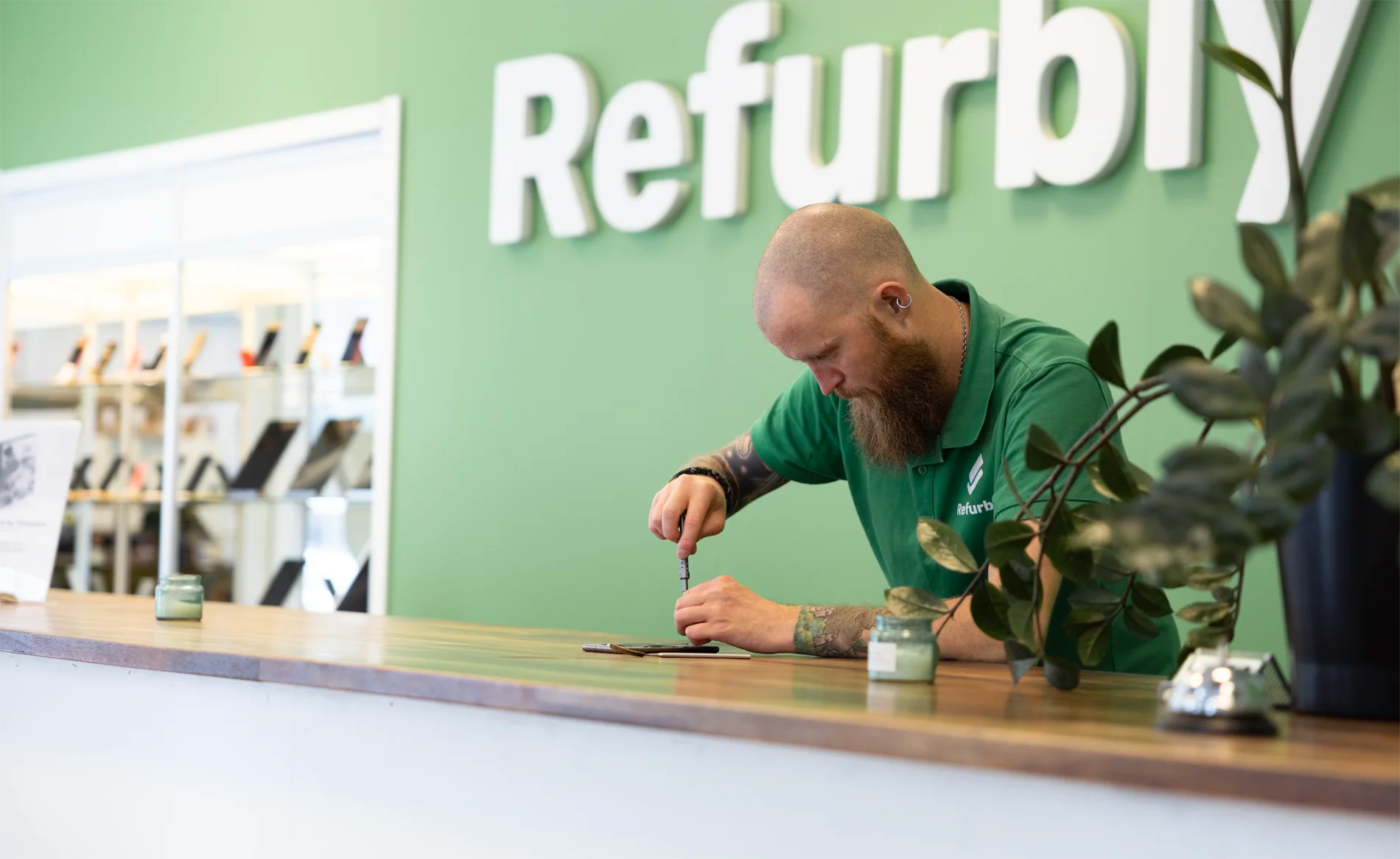 New! Refurbly opens a store and mobile workshop in Örebro